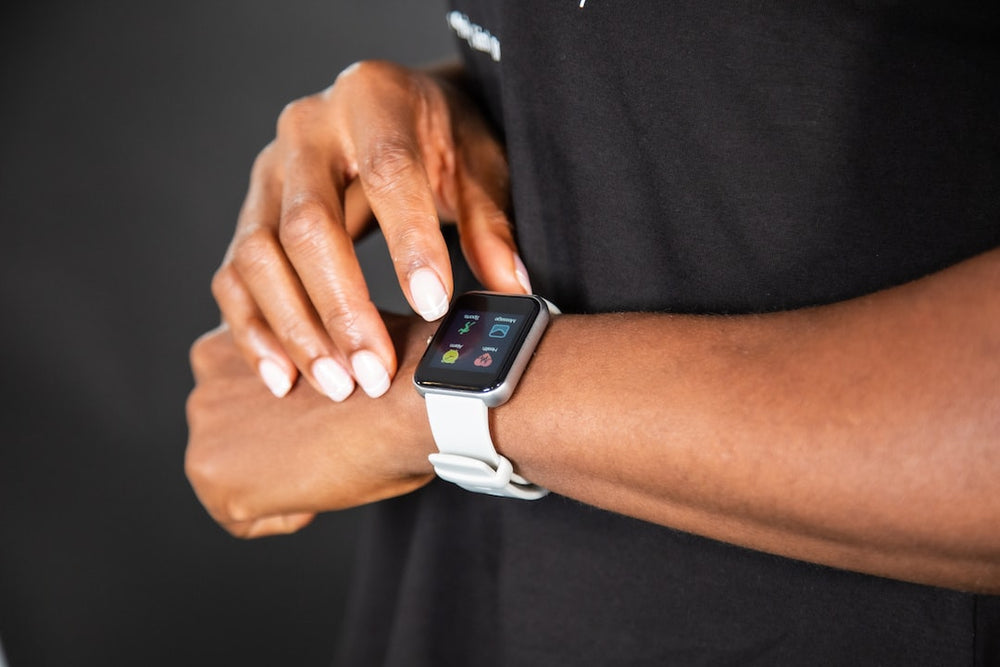 Comparing Health Smartwatches: Features and Benefits - Spade & Co